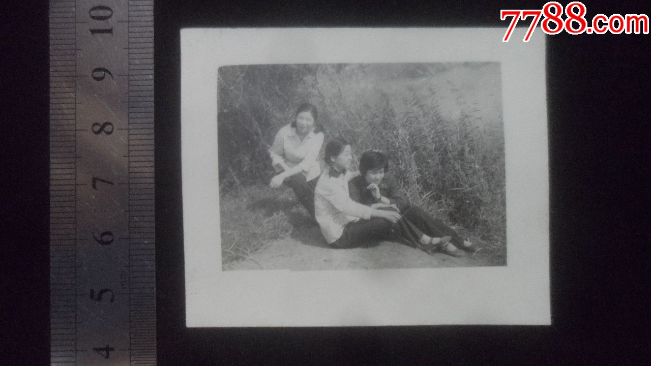 女生，天津纺织学院，1981-价格:10元-se60765211-老照片-零售-7788收藏__收藏热线
