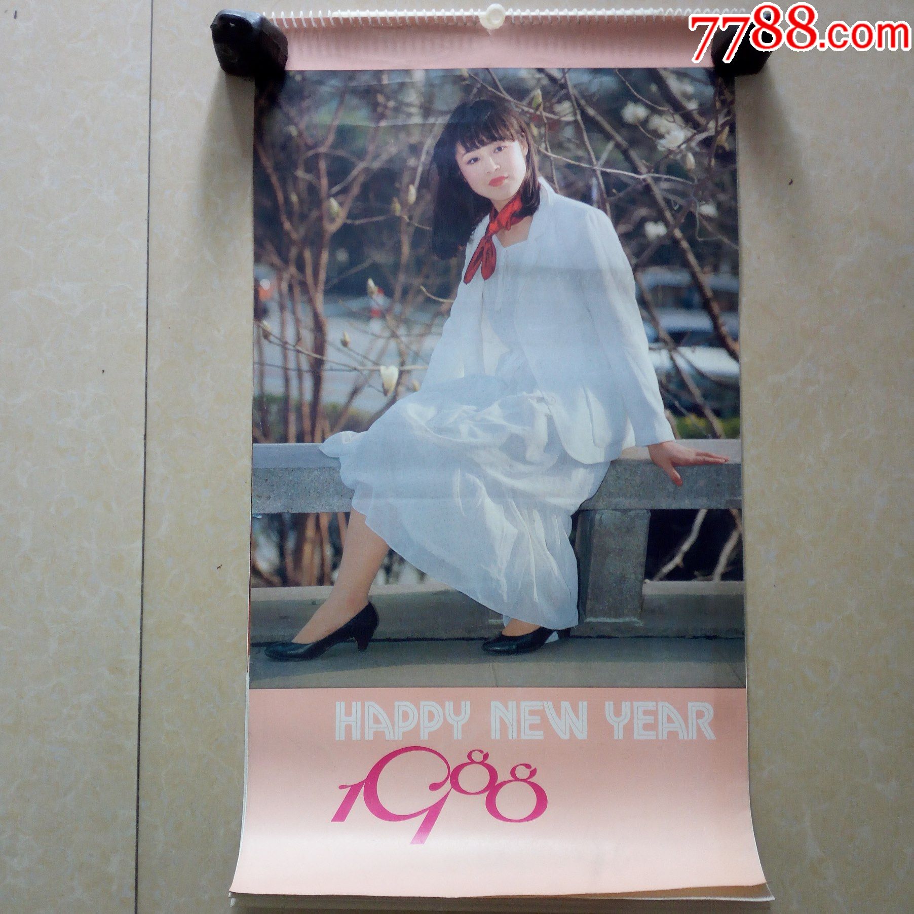 1988年广东丝绸服装美女挂历-价格:40元-se81175073-挂历/台历-零售-7788收藏__收藏热线