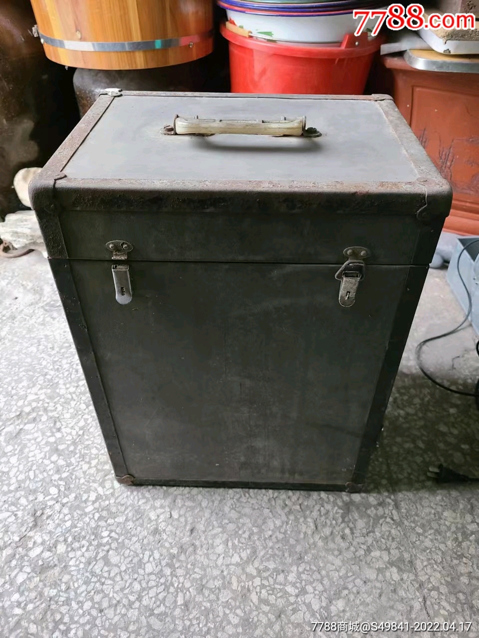 精品老电影胶片片盒2个全套带原装箱_电影机/放映机_四方缘藏品行【7788收藏__收藏热线】