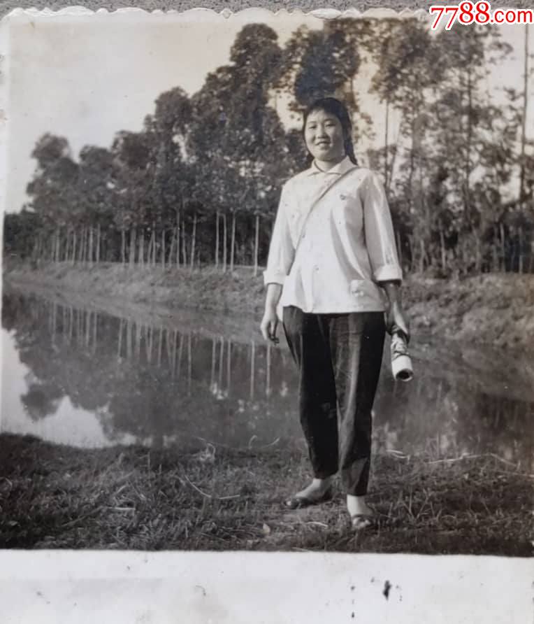 胖妹（5.2X5.8cm）-价格:2元-se89513653-老照片-零售-7788收藏__收藏热线