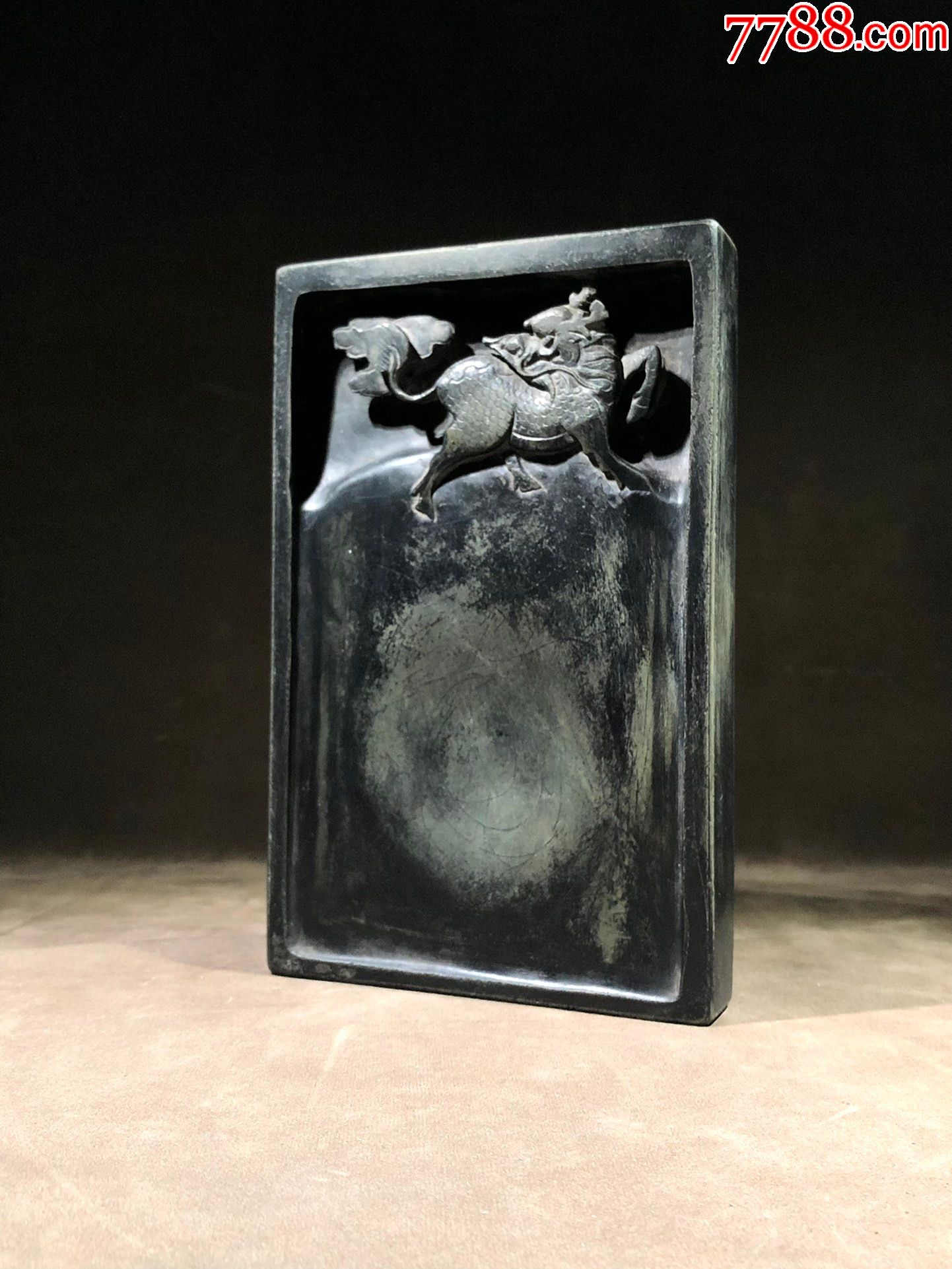 绿端，砚池麒麟雕刻灵动_端砚_作品欣赏_收藏价值_7788字画网