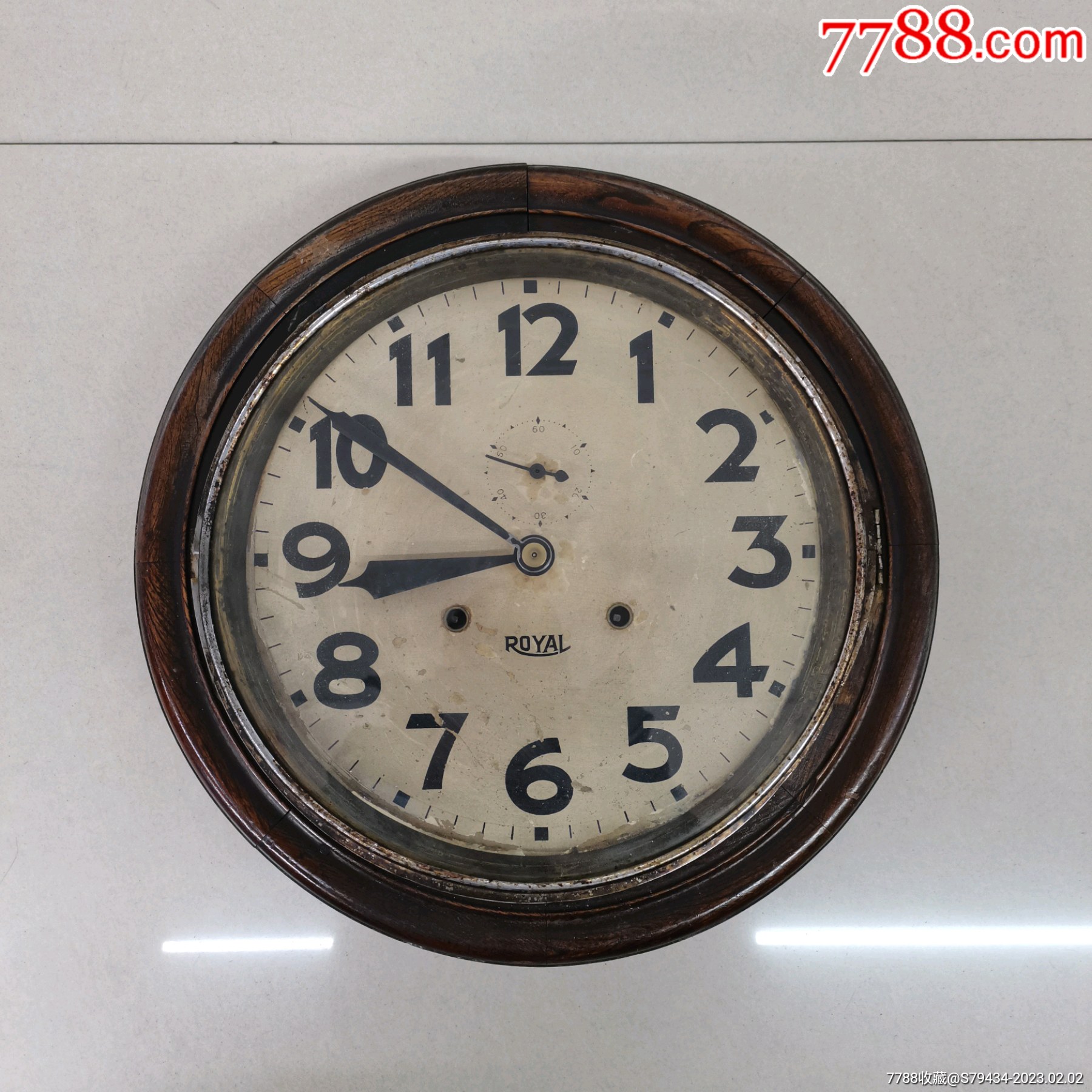 ROYAL两针半圆形挂钟背后有商标狮子图案漂亮稀少具体看简介-价格:1280元-se91750116-挂钟-零售-7788收藏__收藏热线