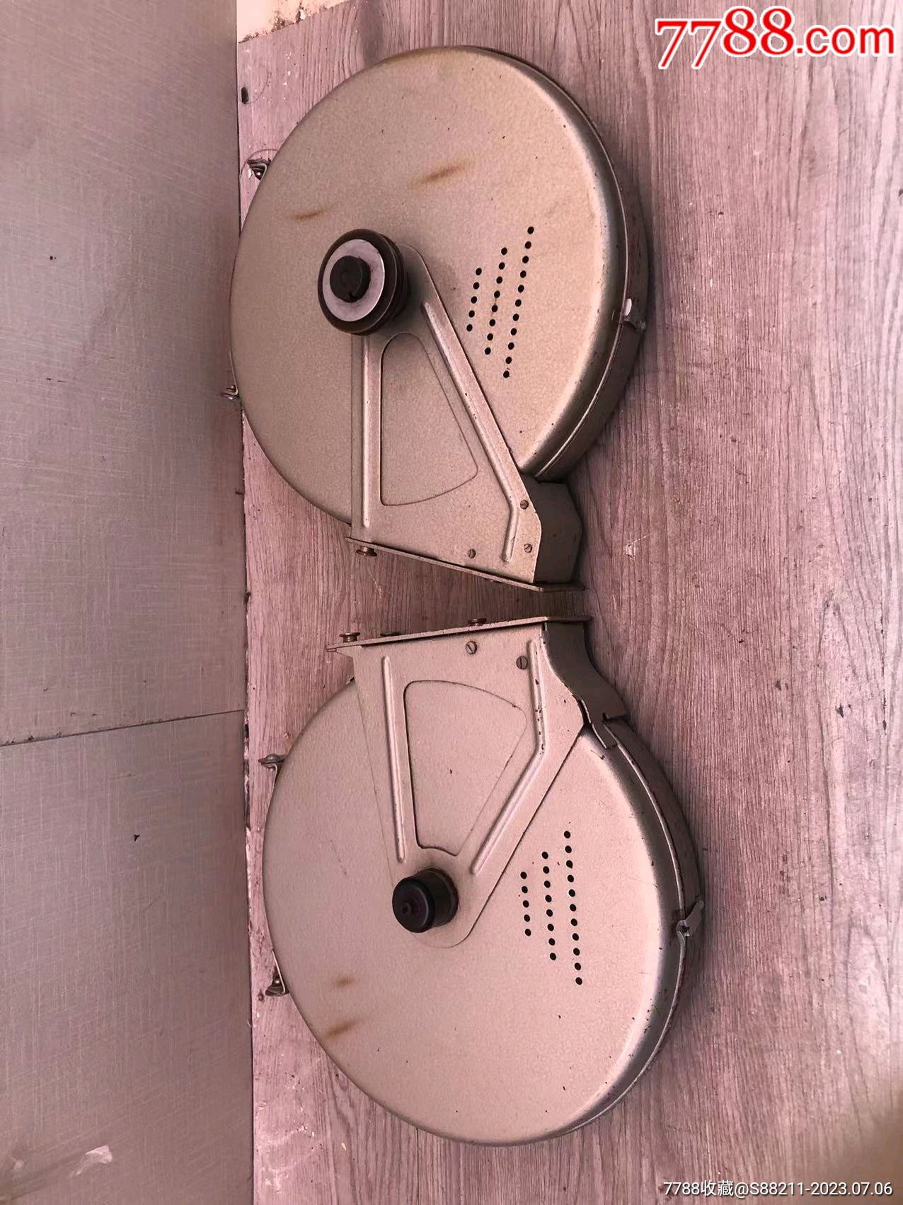 两个电影胶片盒_电影机/放映机_回忆过往【7788收藏__收藏热线】