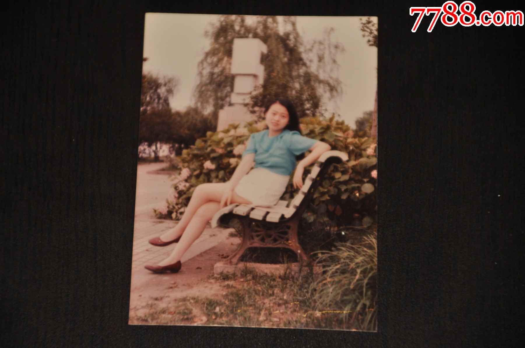 时髦的大长腿美女---1989年_老照片_宏伟爱好收藏【7788收藏__收藏热线】