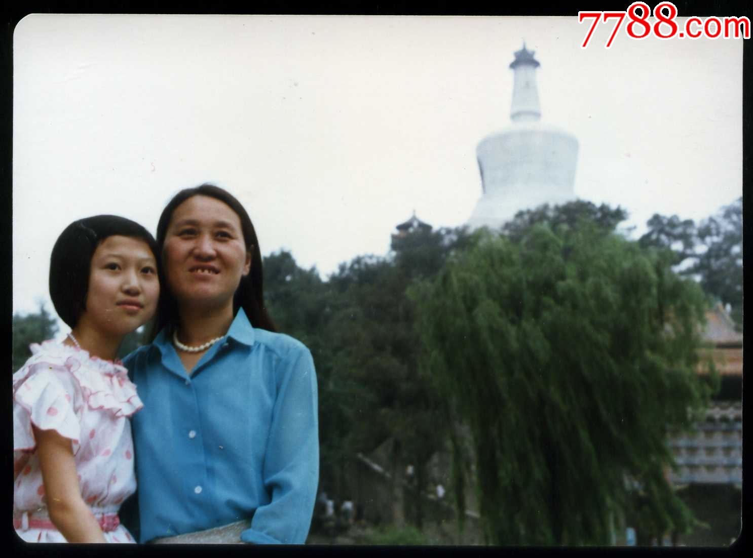 1987年10月母女合影-价格:5元-se95569033-老照片-零售-7788收藏__收藏热线