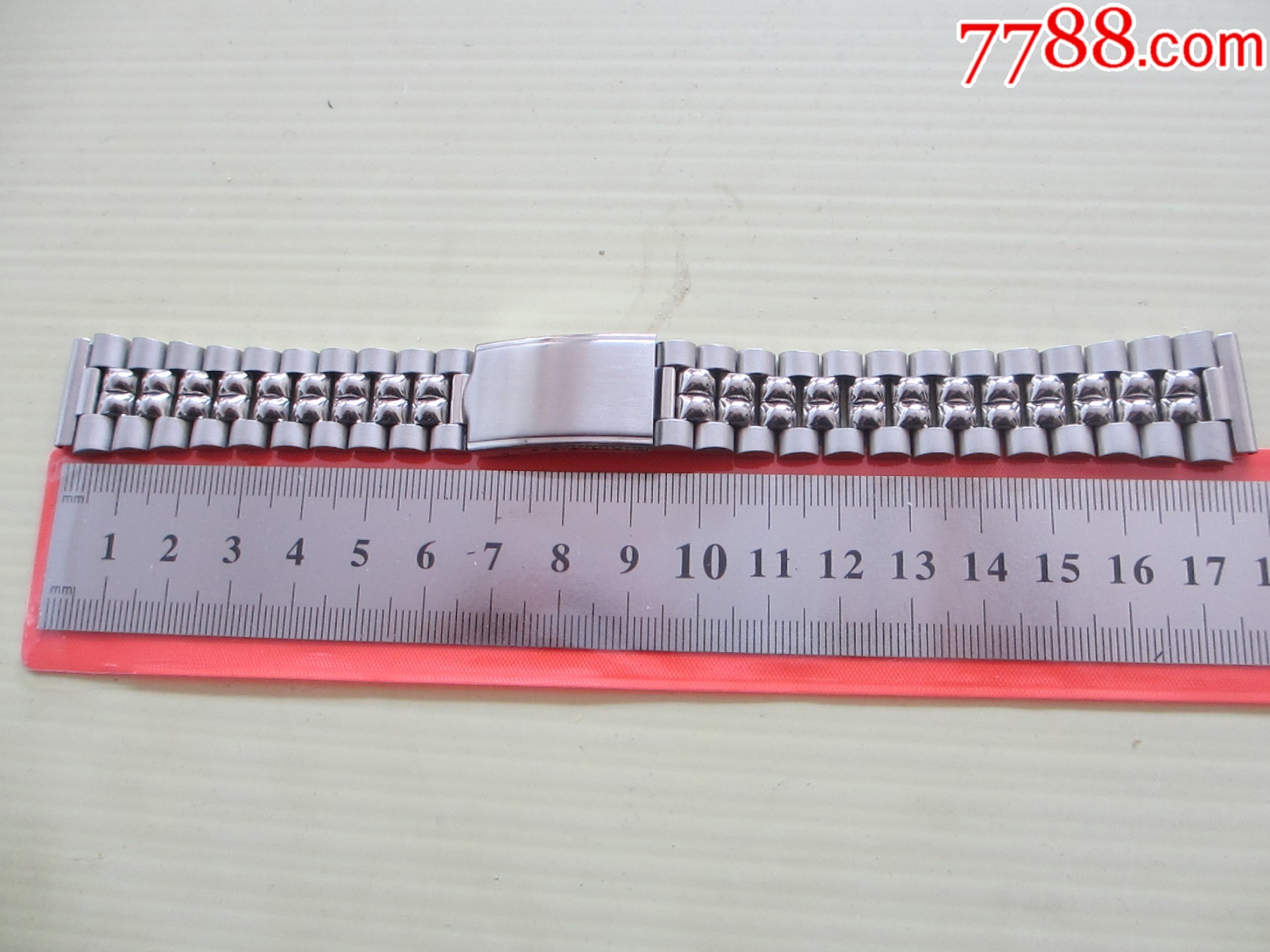 全新库存！漂亮不锈钢折叠实芯四珠【18MM】男士古董老表带！【2】-价格:38元-se97270249-表带/表链-零售-7788收藏__收藏热线
