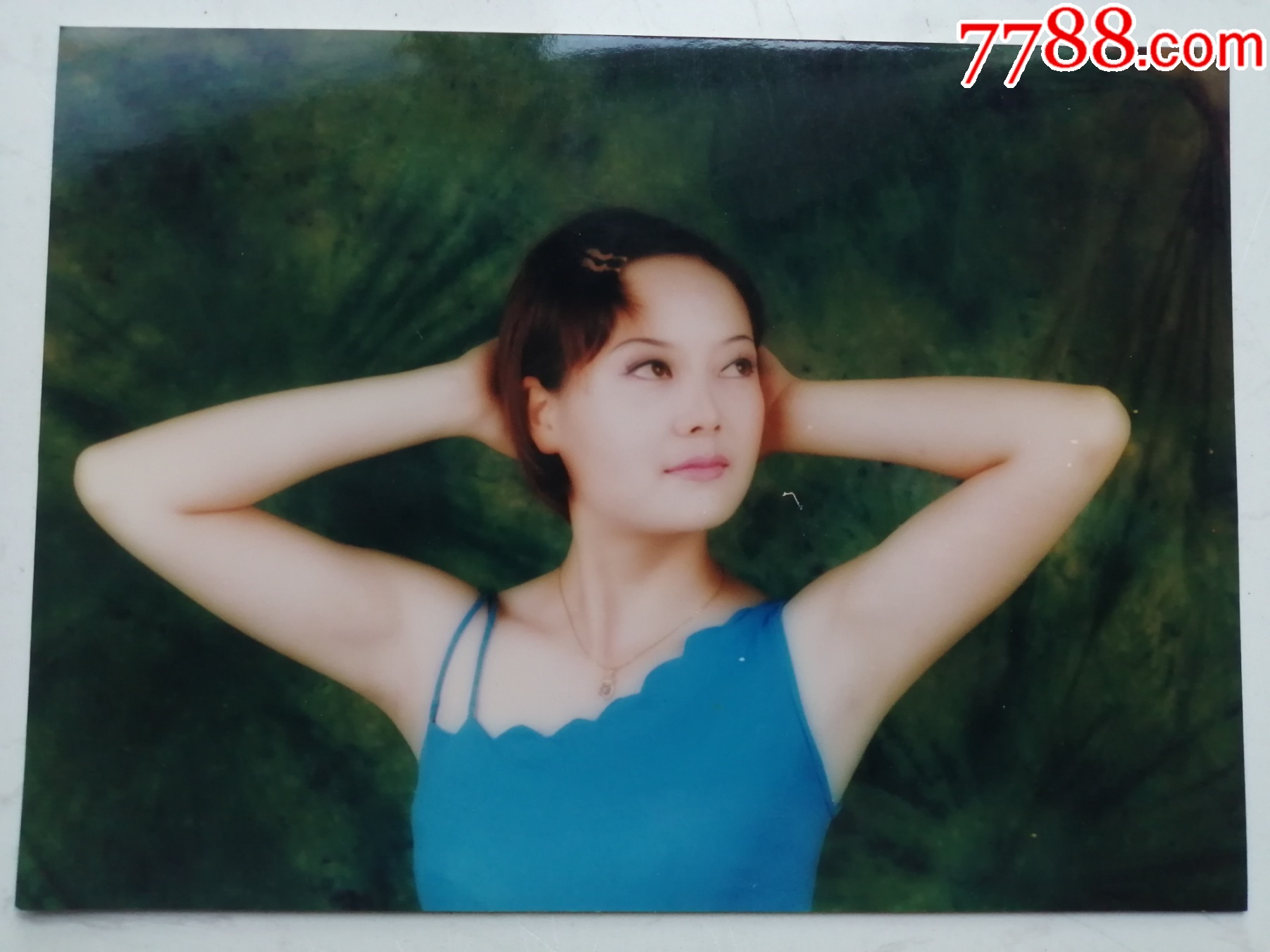 彩色照片：略有性感的美女（17.5*12.5cm）_老照片_新旧书缘【7788收藏__收藏热线】