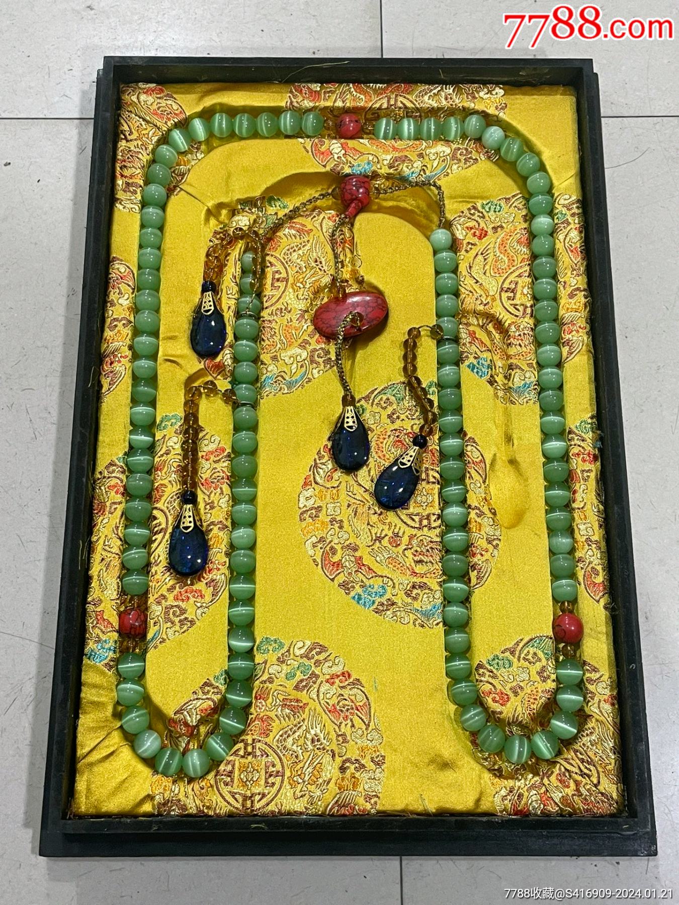 漆器盒内放猫眼石朝珠盒子尺寸:长45.5cm，宽30.7cm，高5.5cm_其他玉石/玉器_收藏知识_收藏价值_7788幻灯片收藏