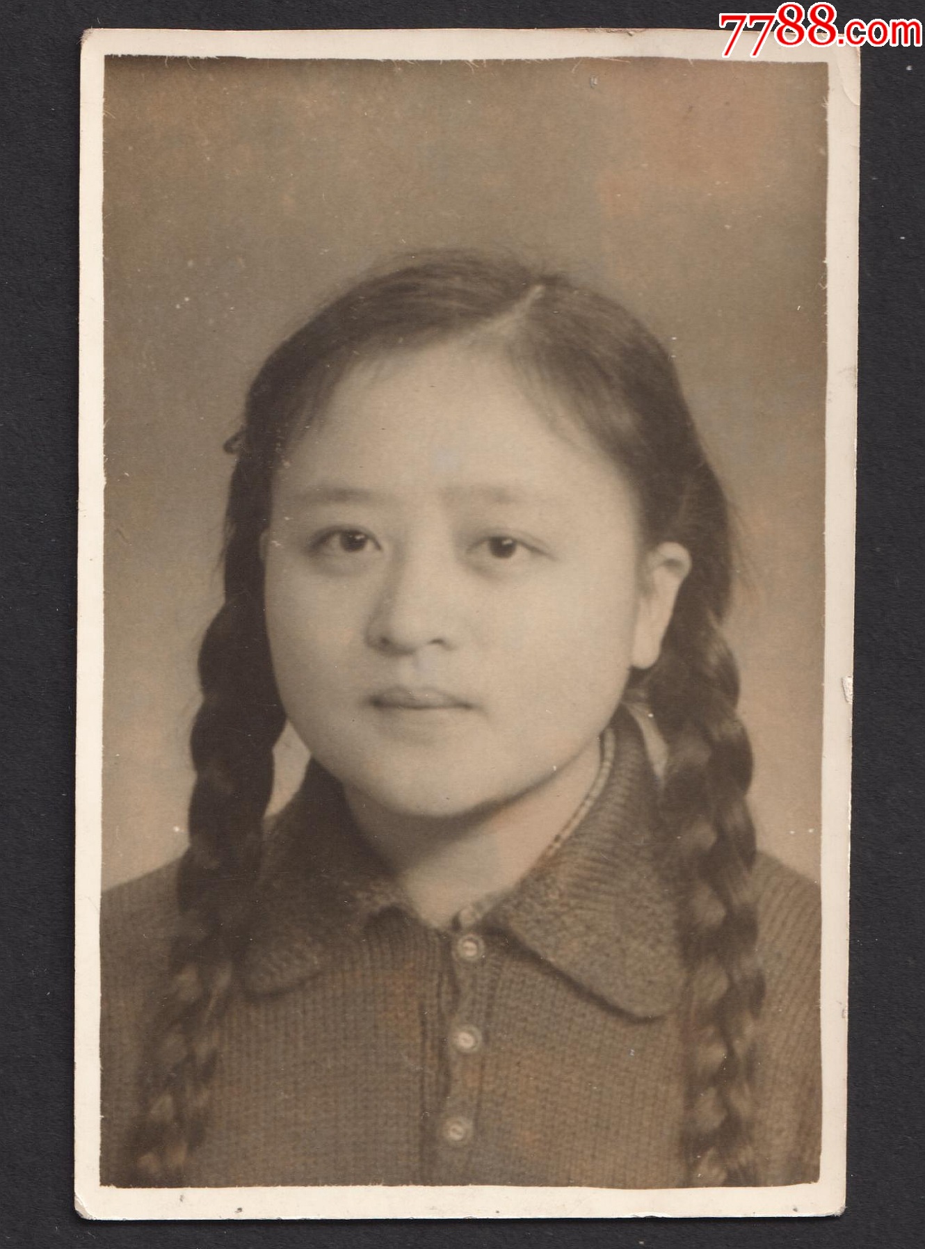 1957年，麻花辫姑娘老照片-价格:6元-se105772143-老照片-零售-7788收藏__收藏热线